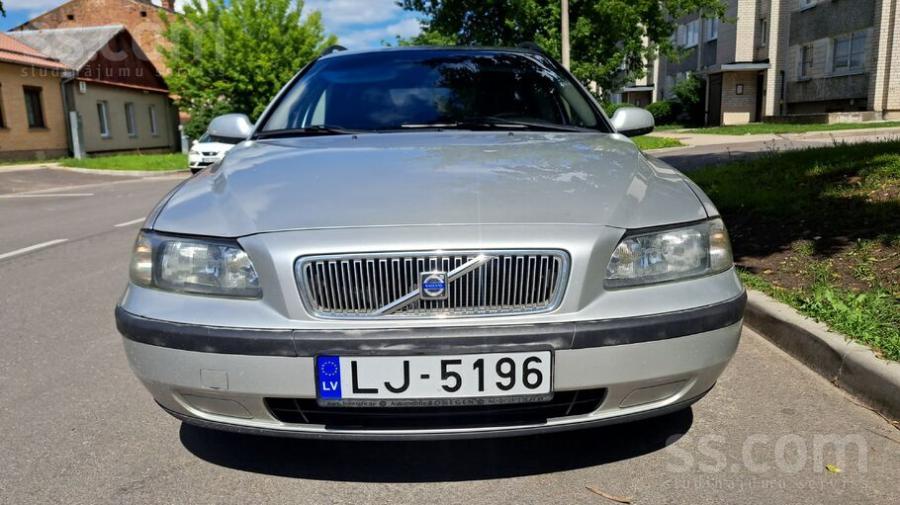 Volvo V70 2002 Daugavpils, ar dzinēja tilpumu 2.40 L un nobraukumu 329 tūkst. km par 1450 €, foto 3 vietnē AUTOMOTO.COM.LV