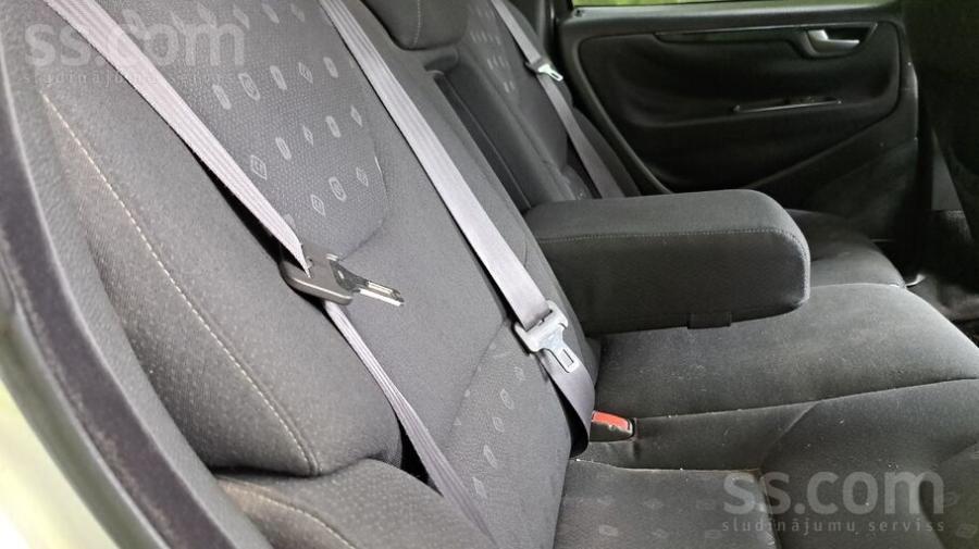 Volvo V70 2002 Daugavpils, ar dzinēja tilpumu 2.40 L un nobraukumu 329 tūkst. km par 1450 €, foto 20 vietnē AUTOMOTO.COM.LV