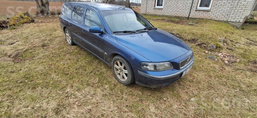 Volvo V70 2002 Krāslava, ar dzinēja tilpumu 2.40 L un nobraukumu 380 tūkst. km par 500 €, foto 1 vietnē AUTOMOTO.COM.LV
