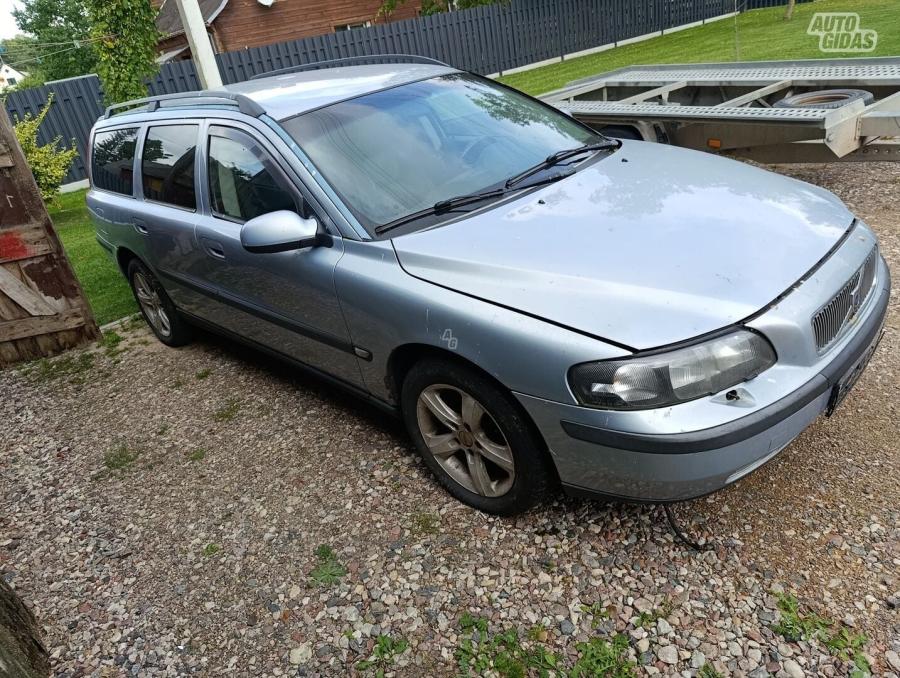 Volvo V70 2002 in Marijampole, with an engine capacity of 2.50 L and mileage of 325 thousand km for 320 €, photo 3 on AUTOMOTO.COM.LV