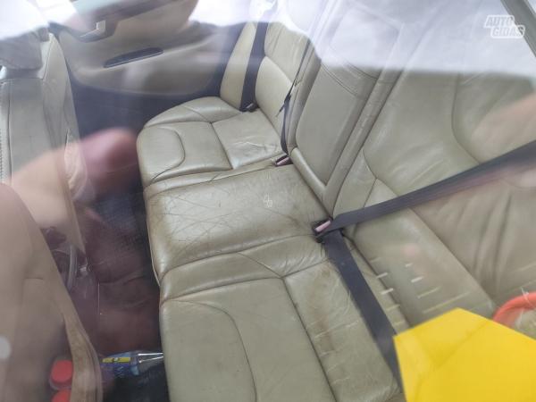 Volvo V70 2002 Viļņa, ar dzinēja tilpumu 2.40 L un nobraukumu 300 tūkst. km par 500 €, foto 3 vietnē AUTOMOTO.COM.LV