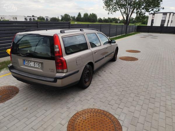 Volvo V70 2002 Viļņa, ar dzinēja tilpumu 2.40 L un nobraukumu 300 tūkst. km par 500 €, foto 7 vietnē AUTOMOTO.COM.LV