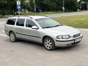 Volvo V70 2002 Narva, ar dzinēja tilpumu 2.40 L un nobraukumu 310 tūkst. km par 999 €, foto 3 vietnē AUTOMOTO.COM.LV