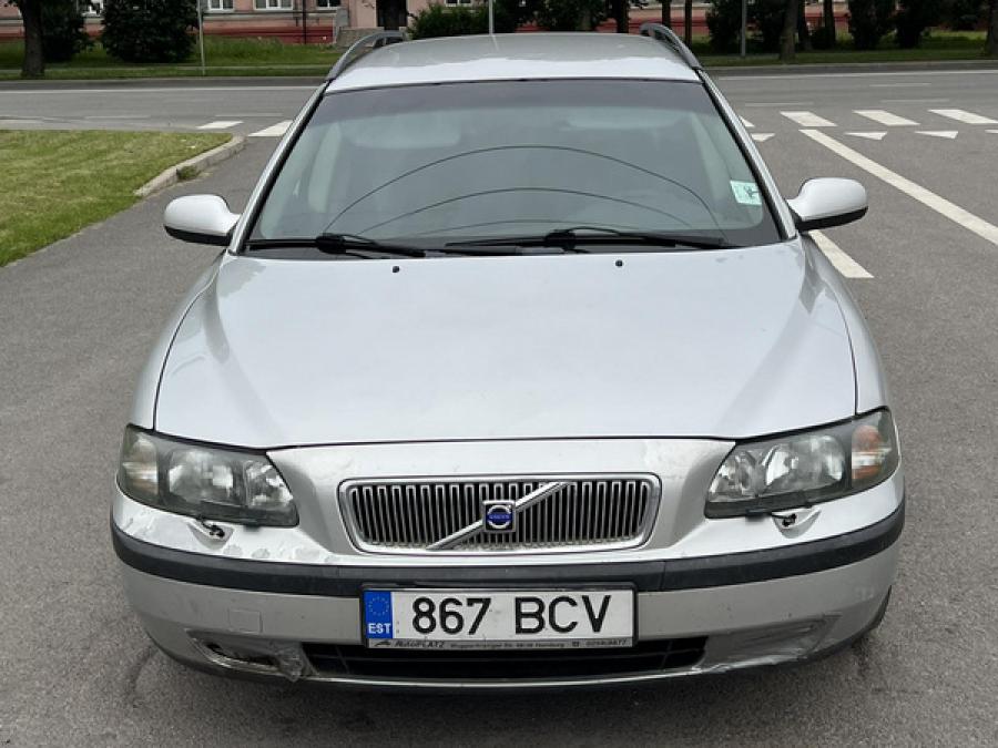 Volvo V70 2002 Narva, ar dzinēja tilpumu 2.40 L un nobraukumu 310 tūkst. km par 999 €, foto 4 vietnē AUTOMOTO.COM.LV