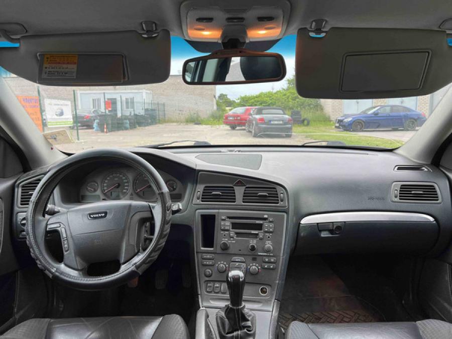 Volvo V70 2002 Narva, ar dzinēja tilpumu 2.40 L un nobraukumu 310 tūkst. km par 999 €, foto 10 vietnē AUTOMOTO.COM.LV