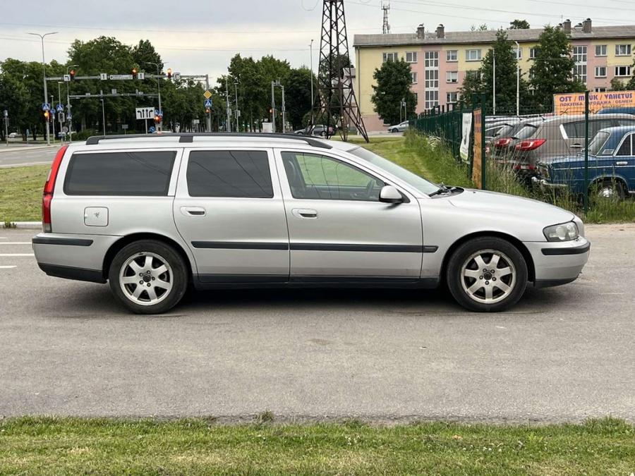 Volvo V70 2002 Narva, ar dzinēja tilpumu 2.40 L un nobraukumu 310 tūkst. km par 999 €, foto 17 vietnē AUTOMOTO.COM.LV