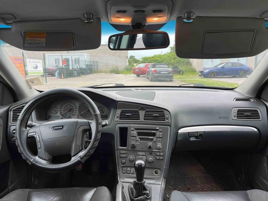 Volvo V70 2002 Narva, ar dzinēja tilpumu 2.40 L un nobraukumu 310 tūkst. km par 999 €, foto 21 vietnē AUTOMOTO.COM.LV