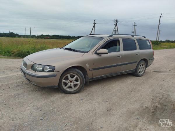 Вольво В70 2002 в Пакруойис, объемом двигателя 2.40 л и пробегом 425 тыс. км за 850 €, фото 1 на AUTOMOTO.COM.LV