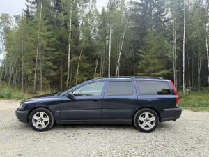 Volvo V70 2002 Tallina, ar dzinēja tilpumu 2.40 L un nobraukumu 400 tūkst. km par 1500 €, foto 6 vietnē AUTOMOTO.COM.LV