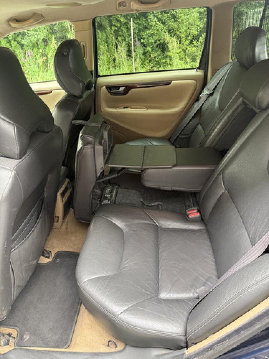 Volvo V70 2002 Tallina, ar dzinēja tilpumu 2.40 L un nobraukumu 400 tūkst. km par 1500 €, foto 9 vietnē AUTOMOTO.COM.LV