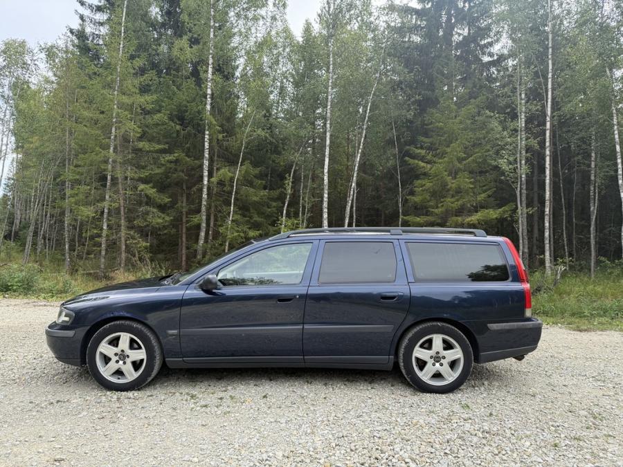 Volvo V70 2002 Tallina, ar dzinēja tilpumu 2.40 L un nobraukumu 400 tūkst. km par 1500 €, foto 17 vietnē AUTOMOTO.COM.LV