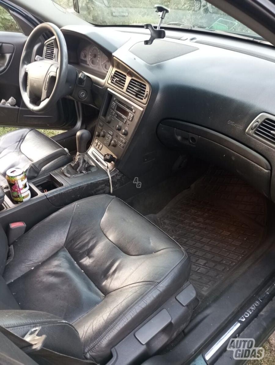Volvo V70 2002 in Salcininkai, with an engine capacity of 2.40 L and mileage of 430 thousand km for 1500 €, photo 3 on AUTOMOTO.COM.LV