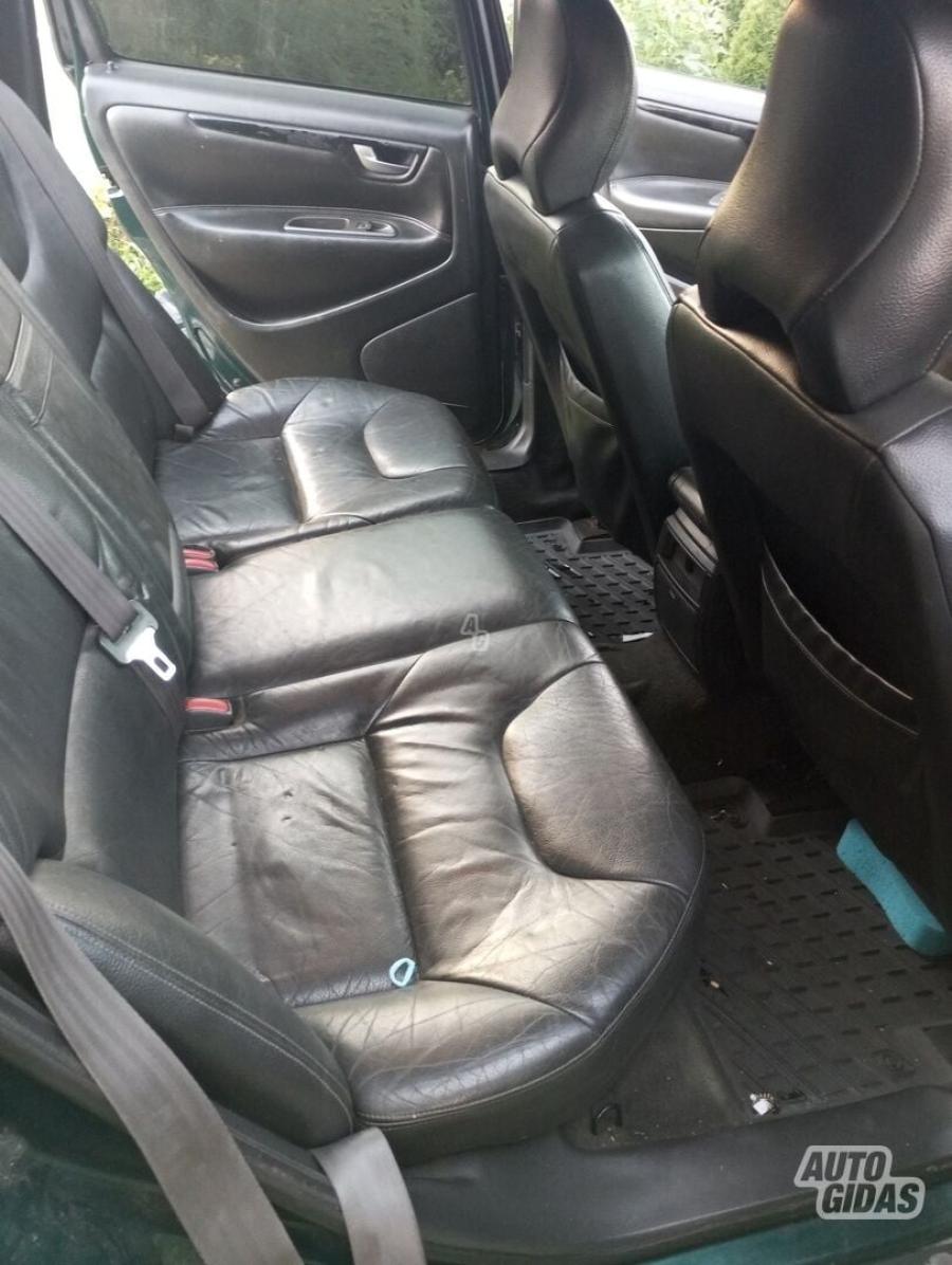 Volvo V70 2002 in Salcininkai, with an engine capacity of 2.40 L and mileage of 430 thousand km for 1500 €, photo 5 on AUTOMOTO.COM.LV