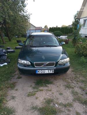 Volvo V70 2002 in Salcininkai, with an engine capacity of 2.40 L and mileage of 430 thousand km for 1500 €, photo 9 on AUTOMOTO.COM.LV