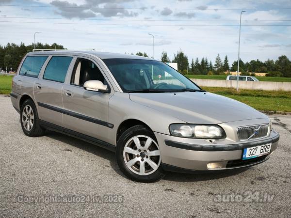 Volvo V70 2002 Tartu, ar dzinēja tilpumu 2.40 L un nobraukumu 0 tūkst. km par 1799 €, foto 4 vietnē AUTOMOTO.COM.LV