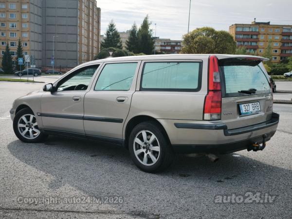 Volvo V70 2002 Tartu, ar dzinēja tilpumu 2.40 L un nobraukumu 0 tūkst. km par 1799 €, foto 5 vietnē AUTOMOTO.COM.LV