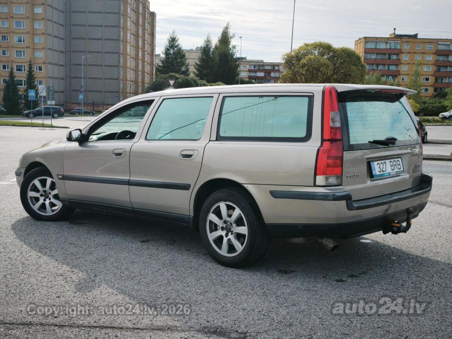 Volvo V70 2002 Tartu, ar dzinēja tilpumu 2.40 L un nobraukumu 0 tūkst. km par 1799 €, foto 5 vietnē AUTOMOTO.COM.LV