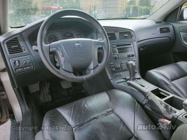 Volvo V70 2002 Tartu, ar dzinēja tilpumu 2.40 L un nobraukumu 0 tūkst. km par 1799 €, foto 10 vietnē AUTOMOTO.COM.LV