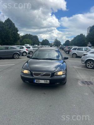 Volvo V70 2002 Rīga, ar dzinēja tilpumu 2.40 L un nobraukumu 485 tūkst. km par 1200 €, foto  vietnē AUTOMOTO.COM.LV