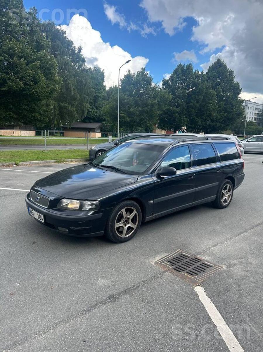 Volvo V70 2002 in Riga, with an engine capacity of 2.40 L and mileage of 485 thousand km for 1200 €, photo 4 on AUTOMOTO.COM.LV
