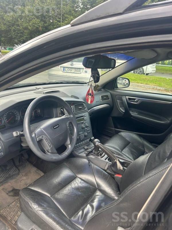 Volvo V70 2002 in Riga, with an engine capacity of 2.40 L and mileage of 485 thousand km for 1200 €, photo 7 on AUTOMOTO.COM.LV