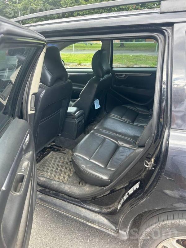 Volvo V70 2002 in Riga, with an engine capacity of 2.40 L and mileage of 485 thousand km for 1200 €, photo 8 on AUTOMOTO.COM.LV