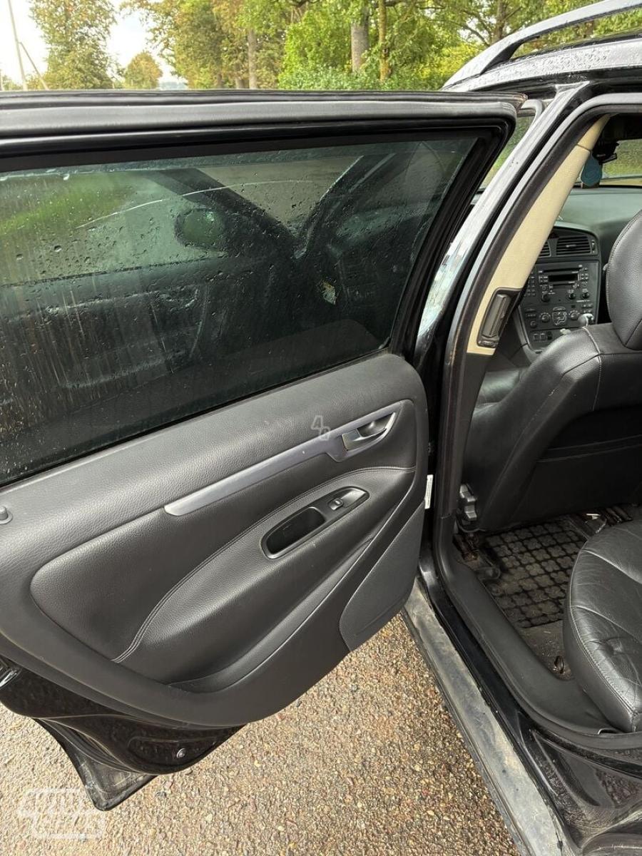 Volvo V70 2002 Jonava, ar dzinēja tilpumu 2.40 L un nobraukumu 340 tūkst. km par 1450 €, foto 9 vietnē AUTOMOTO.COM.LV