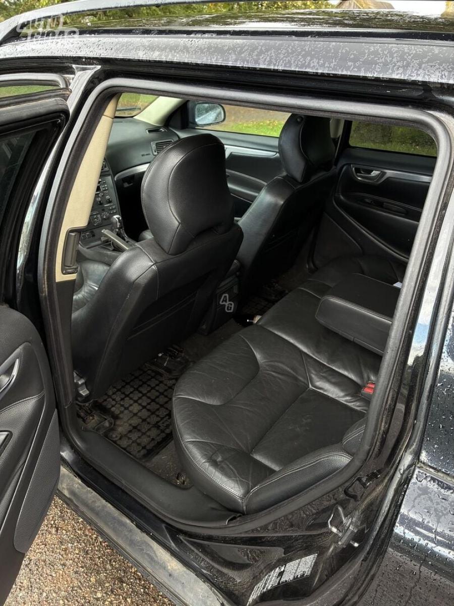 Volvo V70 2002 Jonava, ar dzinēja tilpumu 2.40 L un nobraukumu 340 tūkst. km par 1450 €, foto 10 vietnē AUTOMOTO.COM.LV