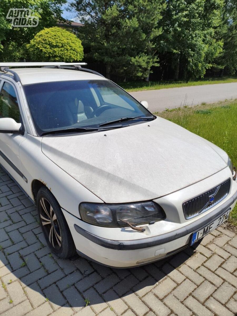 Volvo V70 2002 Viļņa, ar dzinēja tilpumu 2.40 L un nobraukumu 270 tūkst. km par 500 €, foto 3 vietnē AUTOMOTO.COM.LV