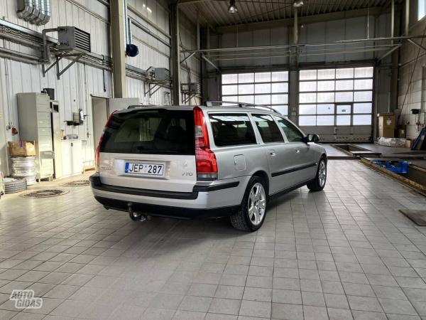 Вольво В70 2002 в Клайпеда на AUTOMOTO.COM.LV Вольво В70 2002 в Клайпеда, объемом двигателя 2.40 л и пробегом 380 тыс. км за 1700 €, фото 3 на AUTOMOTO.COM.LV