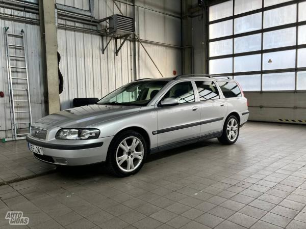 Вольво В70 2002 в Клайпеда на AUTOMOTO.COM.LV Вольво В70 2002 в Клайпеда, объемом двигателя 2.40 л и пробегом 380 тыс. км за 1700 €, фото 4 на AUTOMOTO.COM.LV