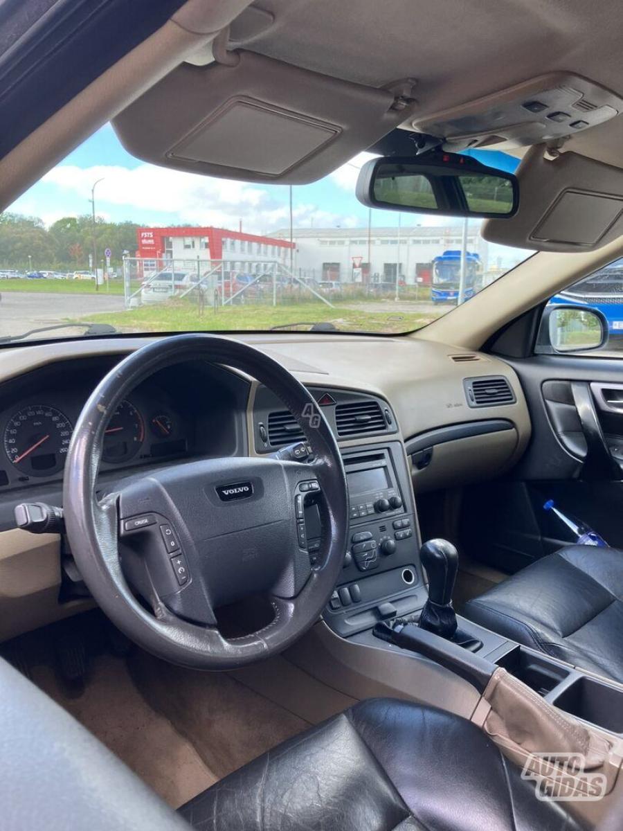 Volvo V70 2002 Klaipėda, ar dzinēja tilpumu 2.40 L un nobraukumu 380 tūkst. km par 1700 €, foto 10 vietnē AUTOMOTO.COM.LV