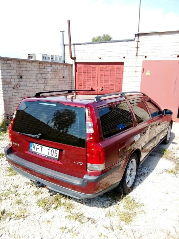 Volvo V70 2002 Kauņa vietnē Volvo V70 2002 Kauņa, ar dzinēja tilpumu 2.40 L un nobraukumu 450 tūkst. km par 1000 €, foto 5 vietnē AUTOMOTO.COM.LV