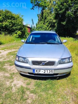 Volvo V70 2003 in Jelgava, with an engine capacity of 2.40 L and mileage of 400 thousand km for 500 €, photo 2 on AUTOMOTO.COM.LV