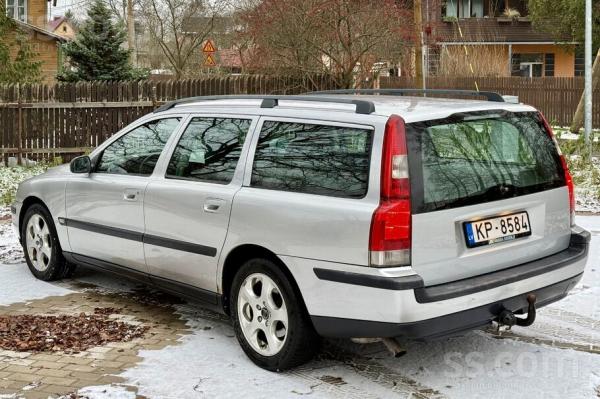 Volvo V70 2003 in Riga, with an engine capacity of 2.40 L and mileage of 405 thousand km for 1490 €, photo 3 on AUTOMOTO.COM.LV