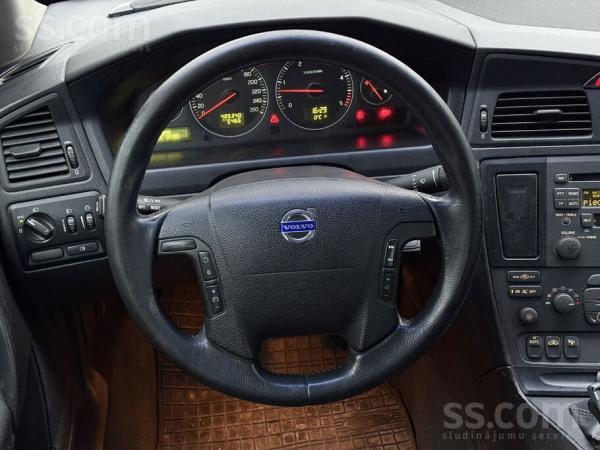 Volvo V70 2003 in Riga, with an engine capacity of 2.40 L and mileage of 405 thousand km for 1490 €, photo 6 on AUTOMOTO.COM.LV