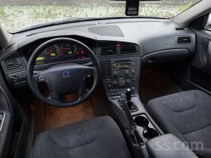 Volvo V70 2003 in Riga, with an engine capacity of 2.40 L and mileage of 405 thousand km for 1390 €, photo 9 on AUTOMOTO.COM.LV