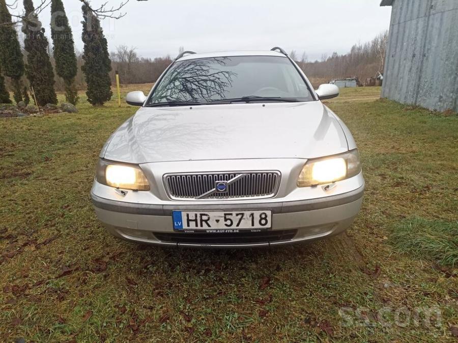 Volvo V70 2003 in Daugavpils, with an engine capacity of 2.40 L and mileage of 391 thousand km for 950 €, photo 1 on AUTOMOTO.COM.LV
