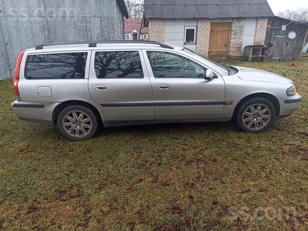 Volvo V70 2003 Daugavpils, ar dzinēja tilpumu 2.40 L un nobraukumu 391 tūkst. km par 950 €, foto 7 vietnē AUTOMOTO.COM.LV