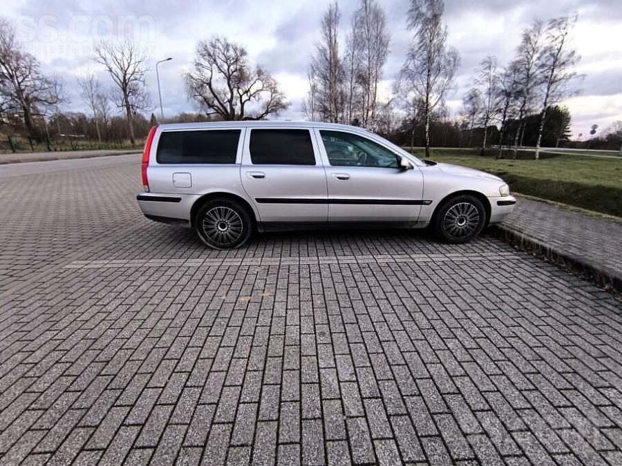 Volvo V70 2003 Ventspils, ar dzinēja tilpumu 2.40 L un nobraukumu 322 tūkst. km par 2000 €, foto 5 vietnē AUTOMOTO.COM.LV