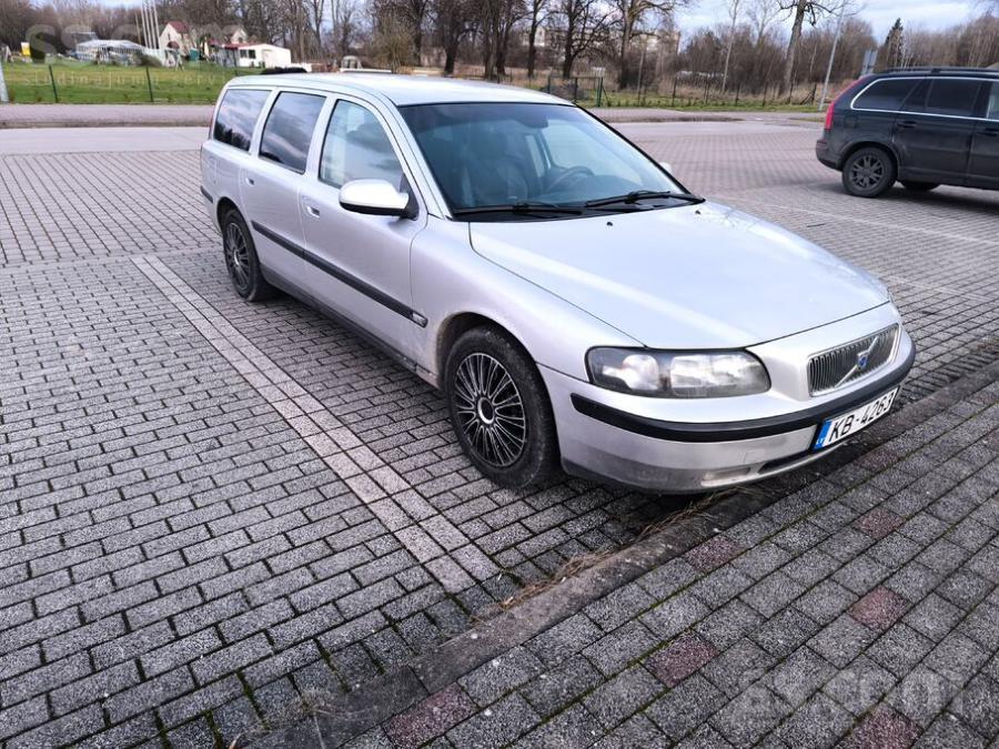 Volvo V70 2003 Ventspils, ar dzinēja tilpumu 2.40 L un nobraukumu 322 tūkst. km par 2000 €, foto 6 vietnē AUTOMOTO.COM.LV