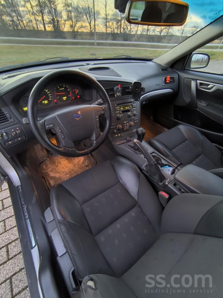 Volvo V70 2003 Ventspils, ar dzinēja tilpumu 2.40 L un nobraukumu 322 tūkst. km par 2000 €, foto 9 vietnē AUTOMOTO.COM.LV