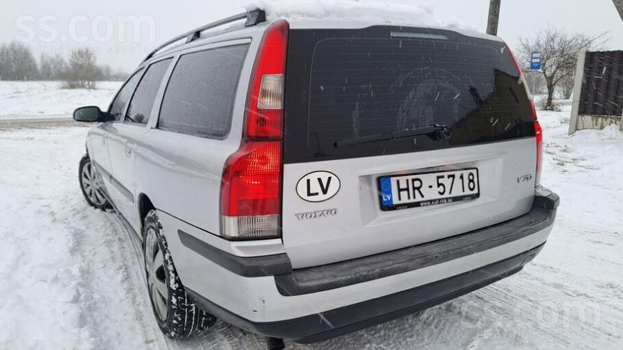Volvo V70 2003 in Daugavpils, with an engine capacity of 2.40 L and mileage of 388 thousand km for 1450 €, photo 16 on AUTOMOTO.COM.LV
