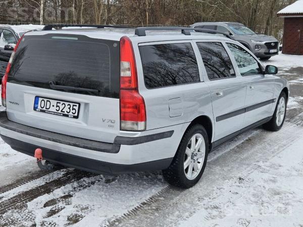 Volvo V70 2003 in Talsi, with an engine capacity of 2.40 L and mileage of 353 thousand km for 2999 €, photo 4 on AUTOMOTO.COM.LV