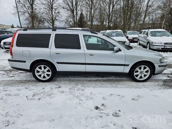 Volvo V70 2003 in Talsi, with an engine capacity of 2.40 L and mileage of 353 thousand km for 2999 €, photo 5 on AUTOMOTO.COM.LV