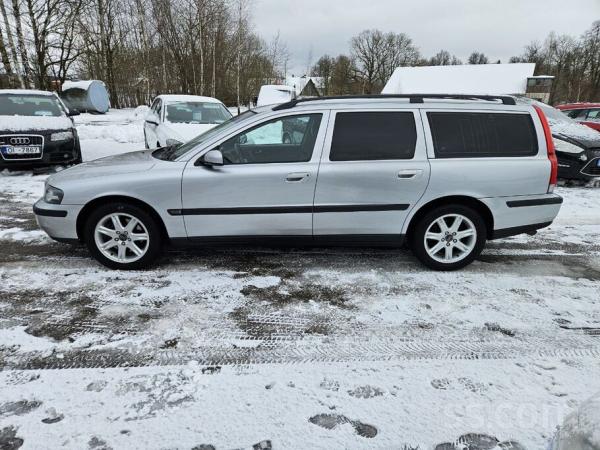 Volvo V70 2003 in Talsi, with an engine capacity of 2.40 L and mileage of 353 thousand km for 2999 €, photo 6 on AUTOMOTO.COM.LV