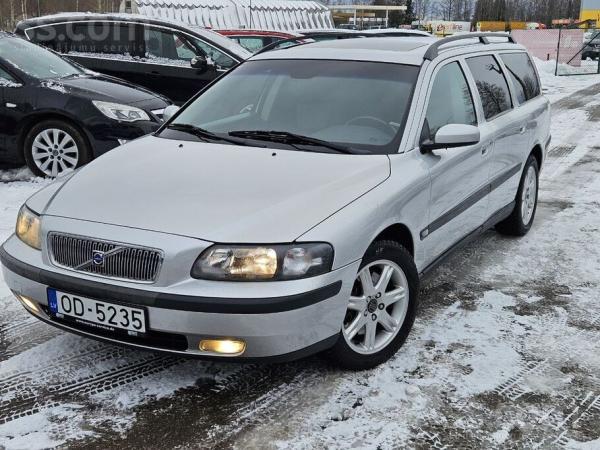 Volvo V70 2003 in Talsi, with an engine capacity of 2.40 L and mileage of 353 thousand km for 2999 €, photo 7 on AUTOMOTO.COM.LV