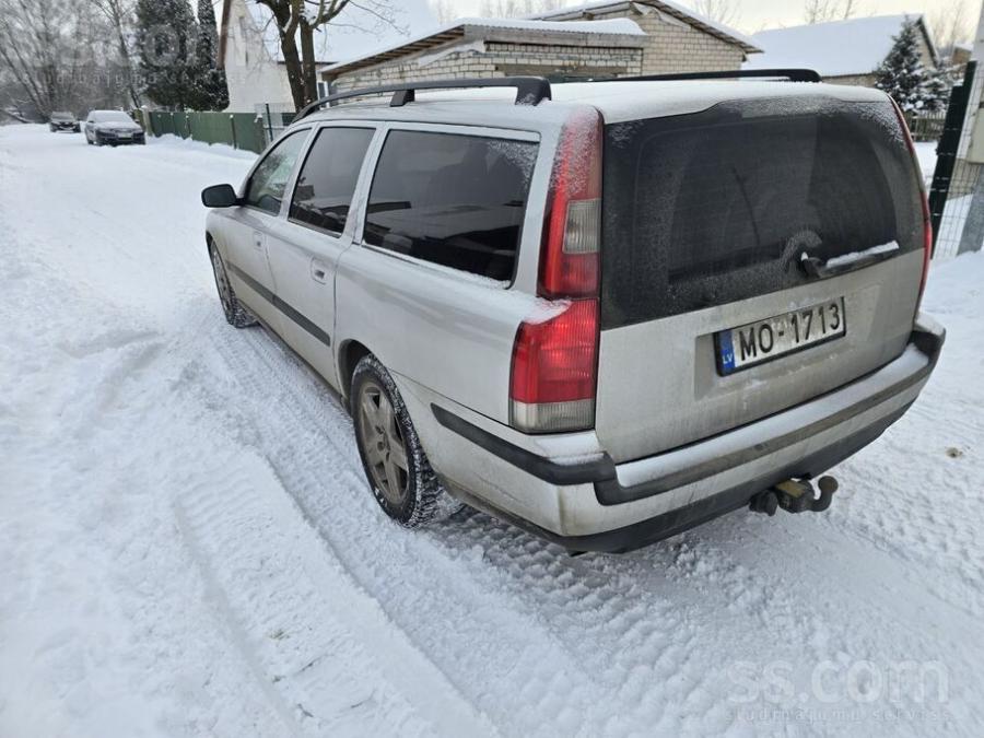 Volvo V70 2003 in Riga, with an engine capacity of 2.40 L and mileage of 518 thousand km for 1200 €, photo 11 on AUTOMOTO.COM.LV