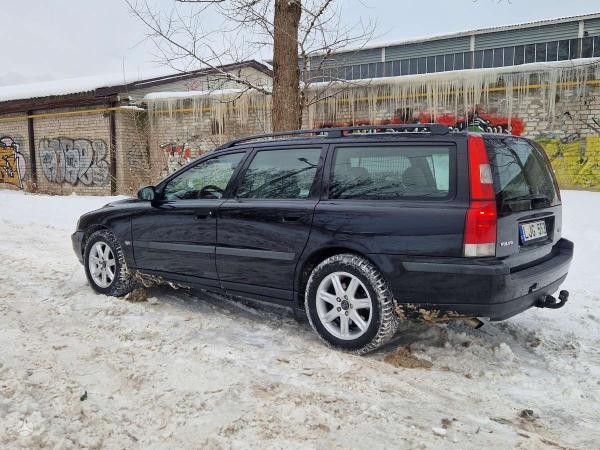 Volvo V70 2003 Viļņa, ar dzinēja tilpumu 2.40 L un nobraukumu 447 tūkst. km par 1800 €, foto 1 vietnē AUTOMOTO.COM.LV