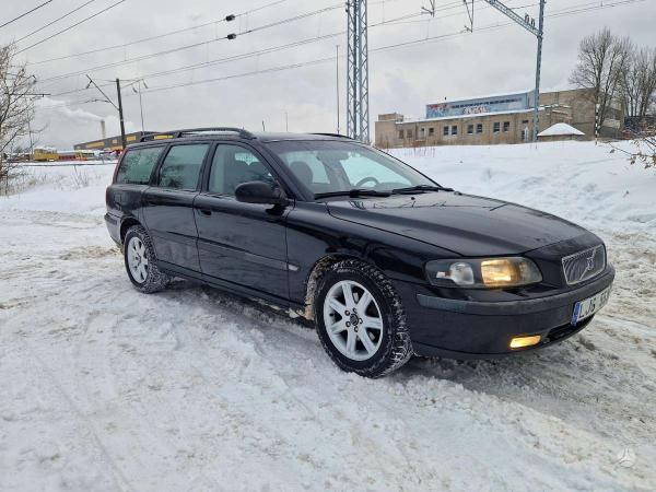 Volvo V70 2003 Viļņa, ar dzinēja tilpumu 2.40 L un nobraukumu 447 tūkst. km par 1800 €, foto 4 vietnē AUTOMOTO.COM.LV